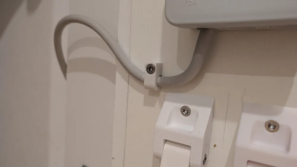 Cable Screw Mounts by oruoff - MakerWorld