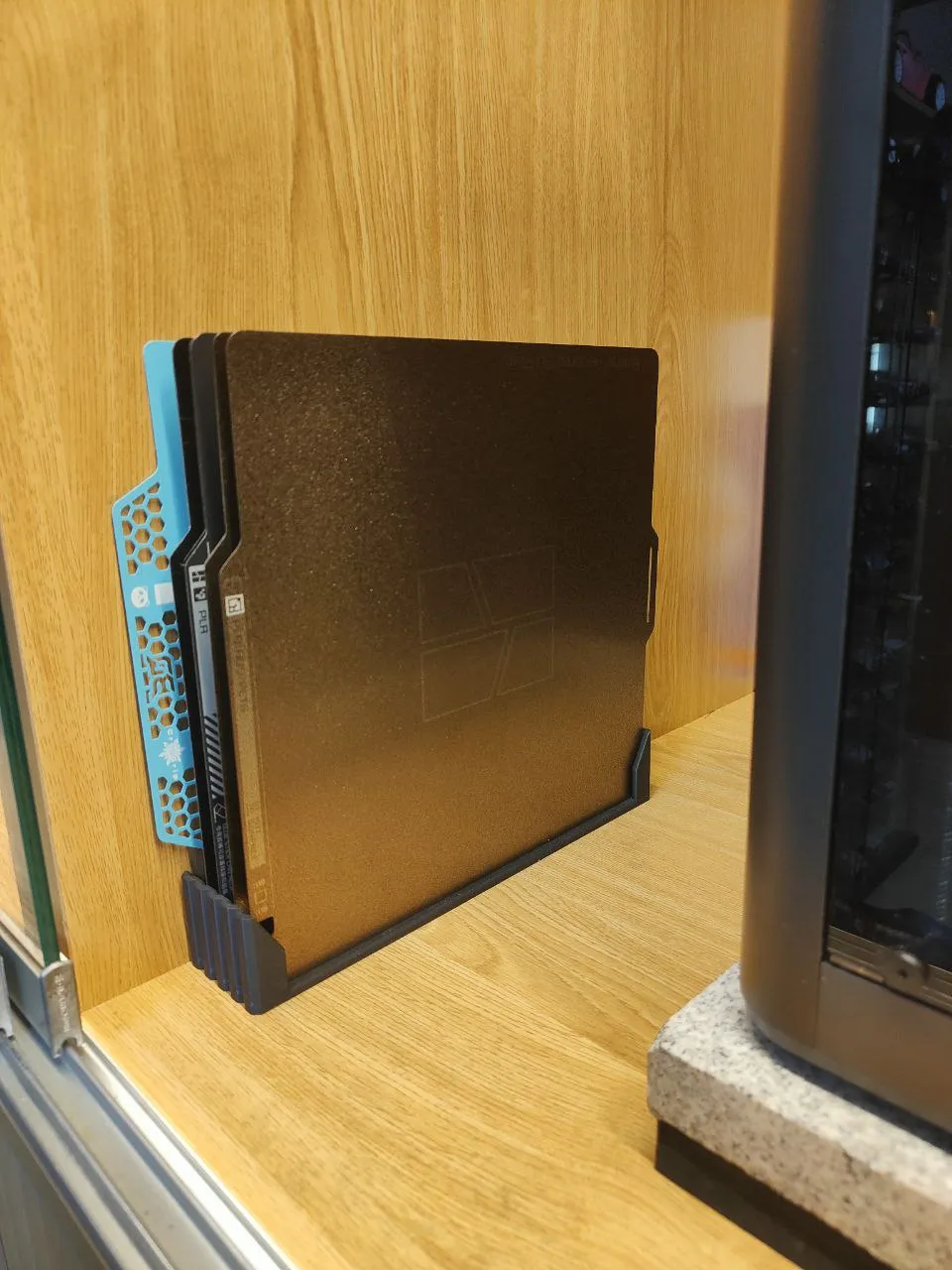 Bambu Lab plate holder - Free 3D Print Model - MakerWorld