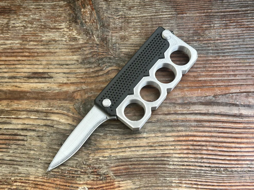 Trench Knife Hybrid–Folding Blade & Brass Knuckles by lancezhc - MakerWorld