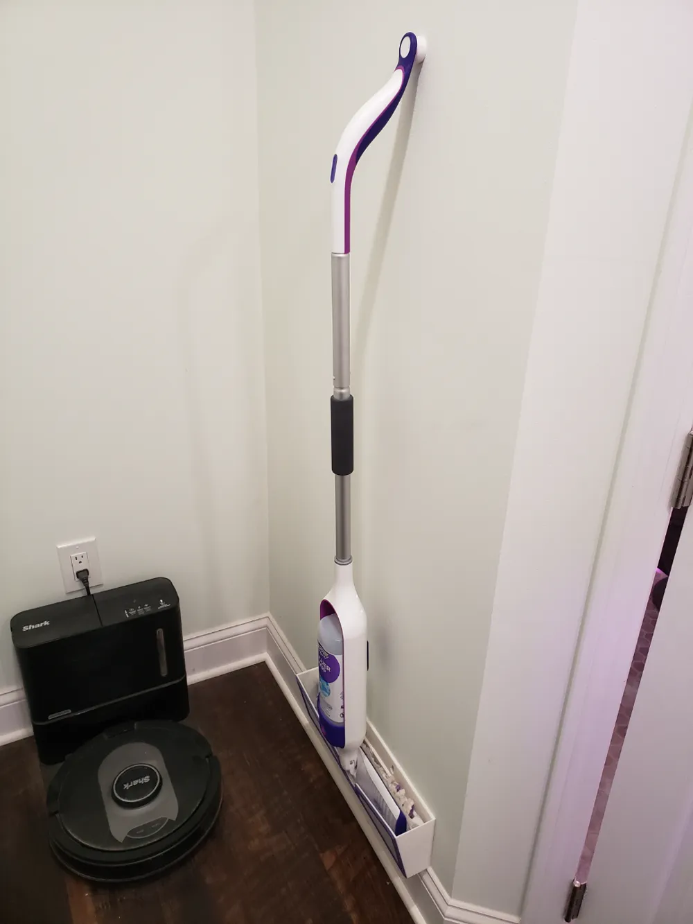 Swiffer Power Mop - Wall Mounted Bin - Free 3D Print Model - MakerWorld