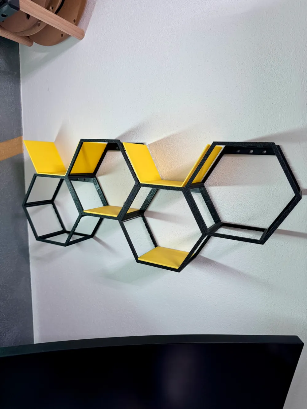 Hexagonal modular shelves 15 cm by Loty3D MakerWorld: Download Free 3D ...