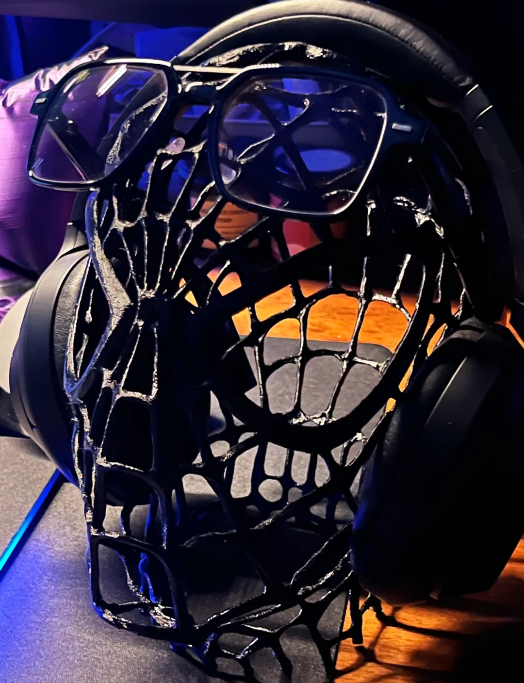 Headphone stand, glasses stand) Spiderman Venom style head cutout Remixed by loki MakerWorld ...