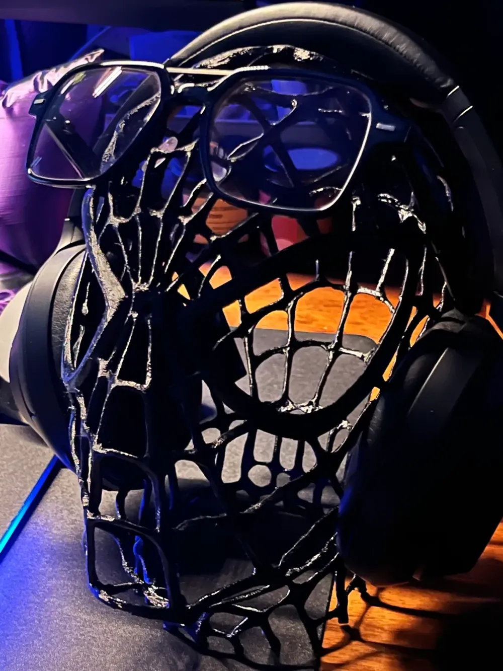 Headphone stand, glasses stand) Spiderman Venom style head cutout ...