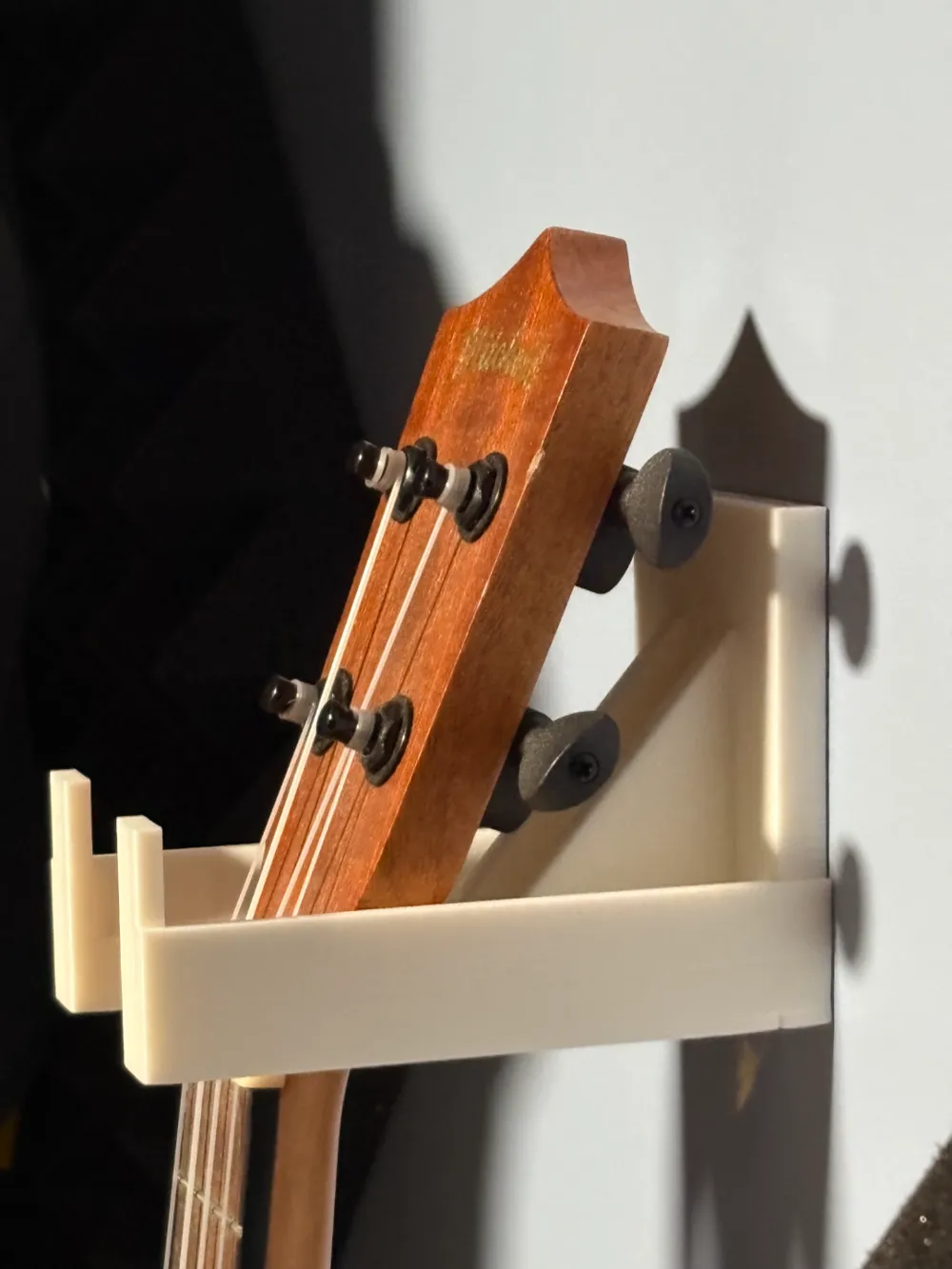 Screwless Ukulele Wall Mount by The4nlySpot - MakerWorld