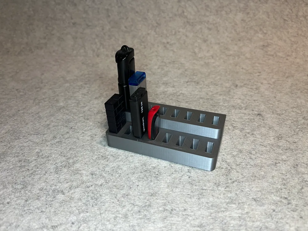 Stand organizer for 16 USB sticks by design3d - MakerWorld