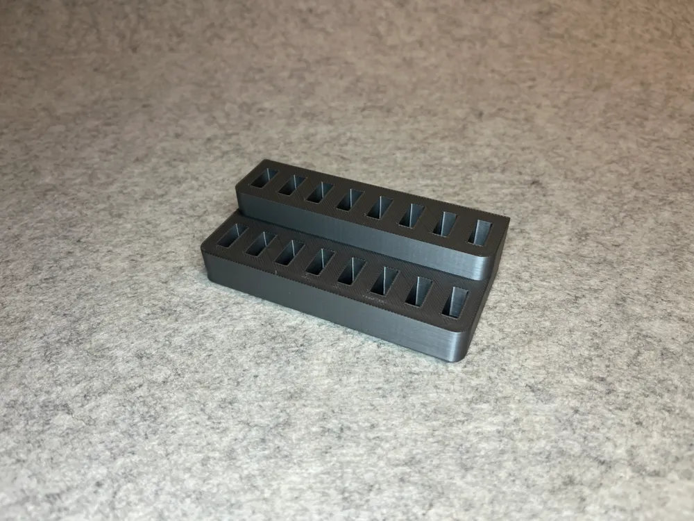 Stand organizer for 16 USB sticks by design3d - MakerWorld