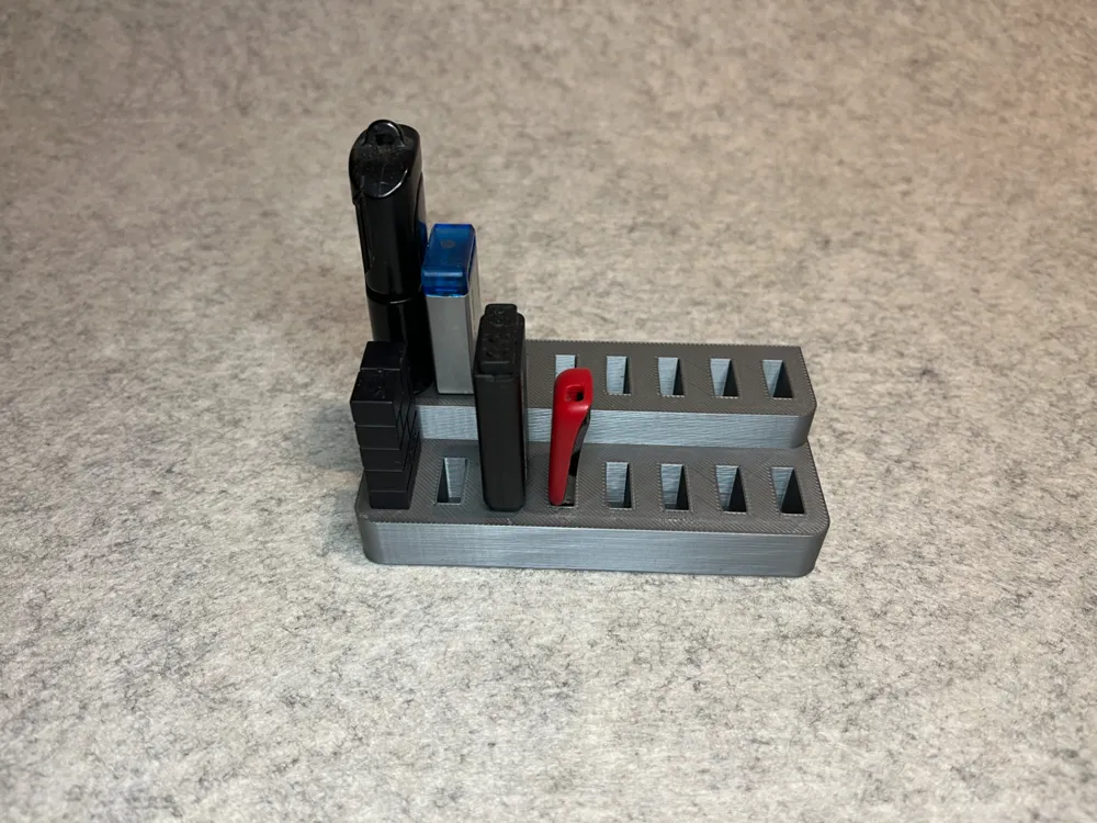 Stand organizer for 16 USB sticks by design3d - MakerWorld