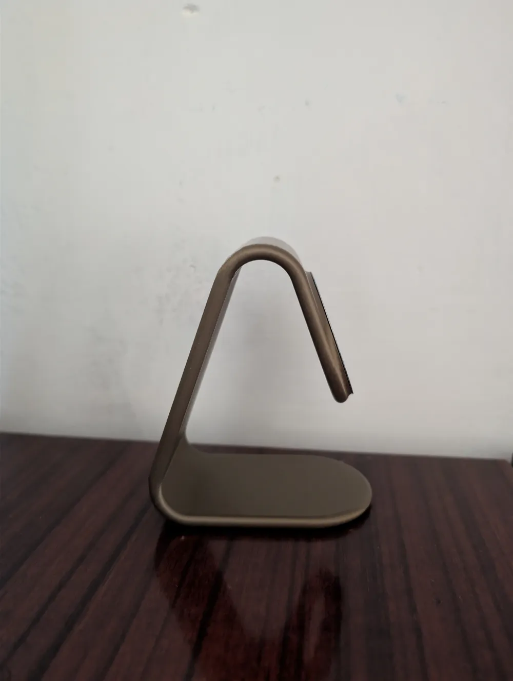 Magsafe support - Free 3D Print Model - MakerWorld