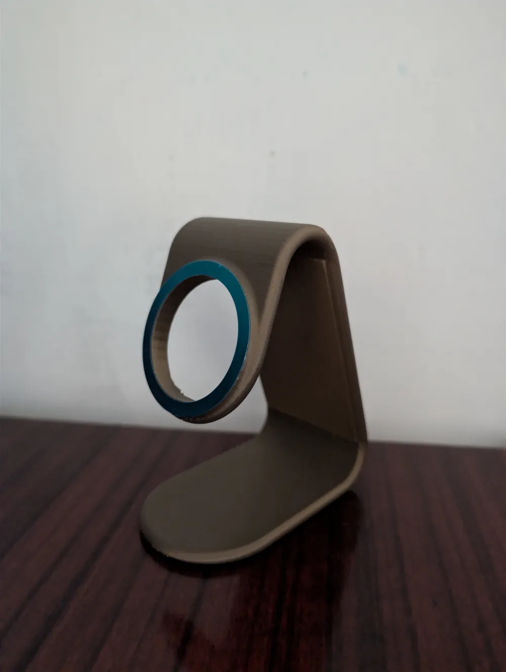 Magsafe support - Free 3D Print Model - MakerWorld