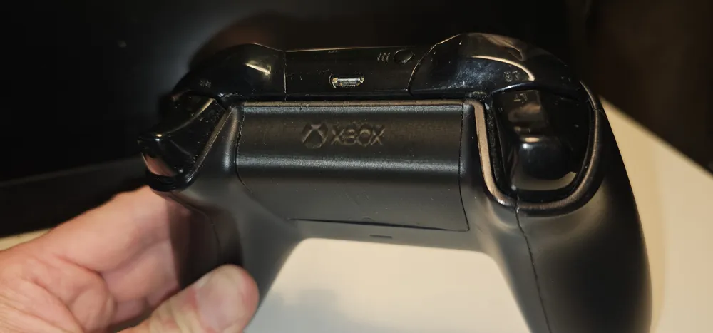 Xbox controller battery cover by jamessonger1988 MakerWorld: Download ...