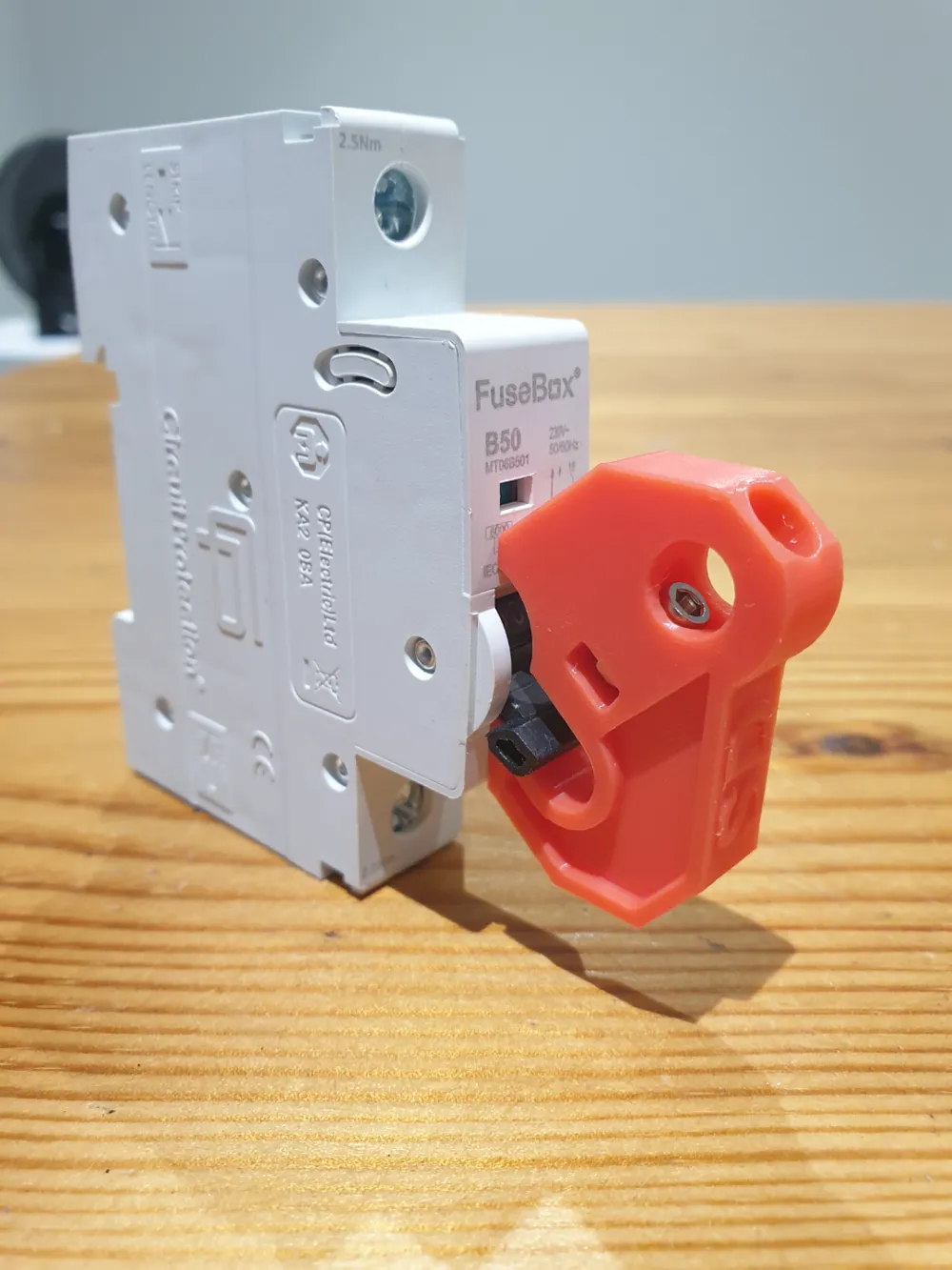 MCB Lock off Remixed by SD3D MakerWorld: Download Free 3D Models