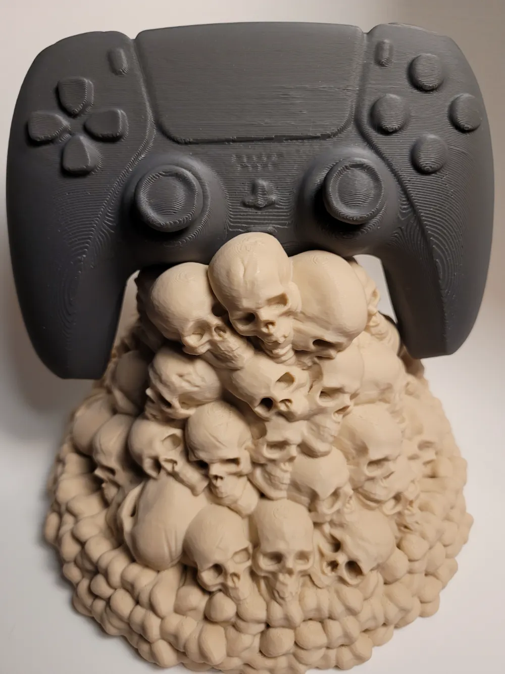 PS5 Controller Prop by Mister Red MakerWorld: Download Free 3D Models