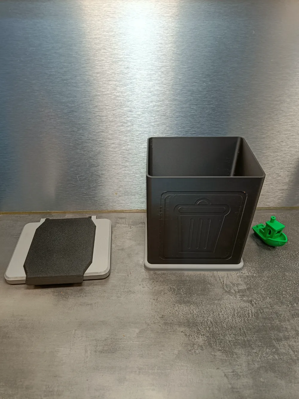 Desktop Garbage Bin - Free 3D Print Model - MakerWorld
