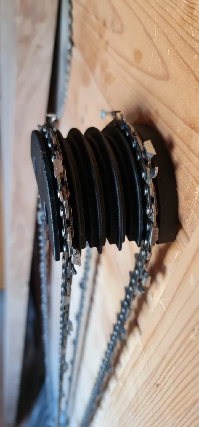 Chainsaw Chain holder Wallmount by B3rg3rMakerWorld: Download Free 3D ...