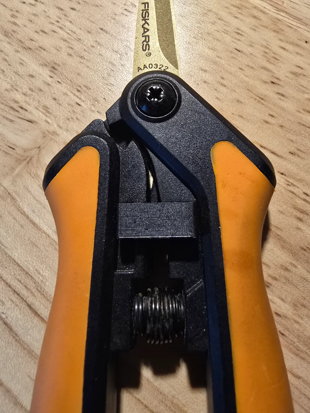 Fiskars Micro-Tip Pruning Shears Locking Mechanism by KindredHeritage ...