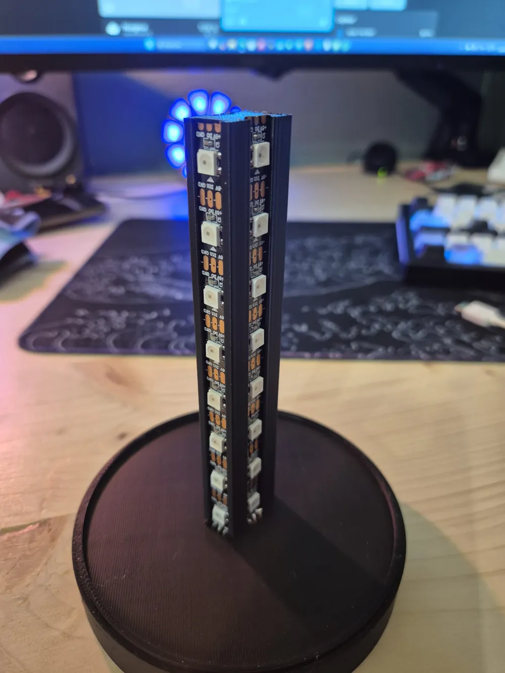 Parametric WS2812B LED Guide and Luminaire Mount by Mat MakerWorld ...
