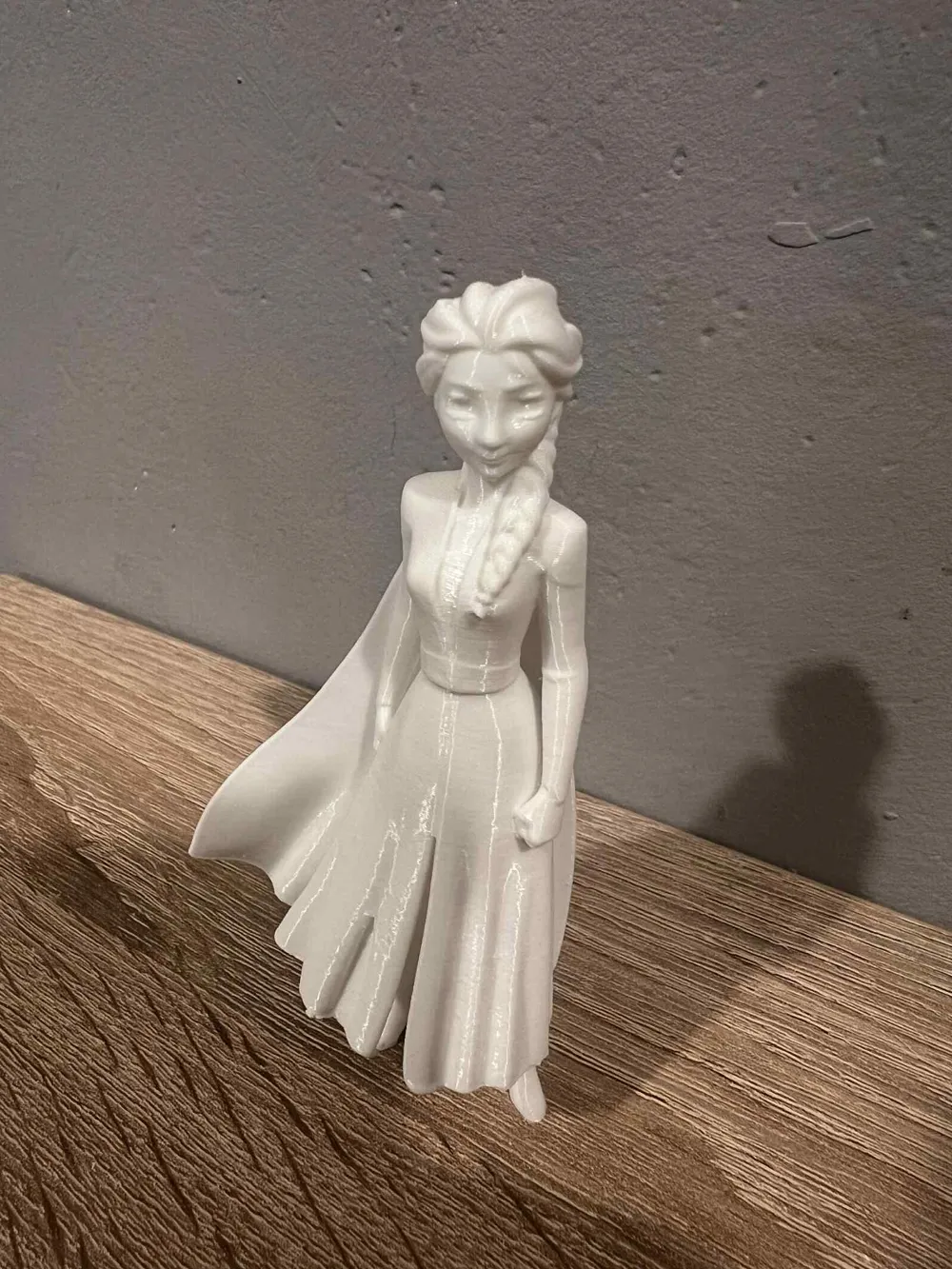 Frozen Elsa figurine - Free 3D Print Model - MakerWorld