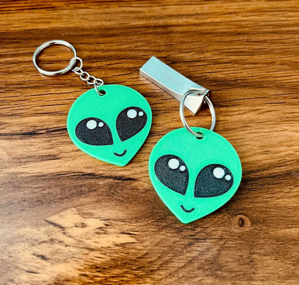 Cute Alien Keychain by Kevvv-3D - MakerWorld