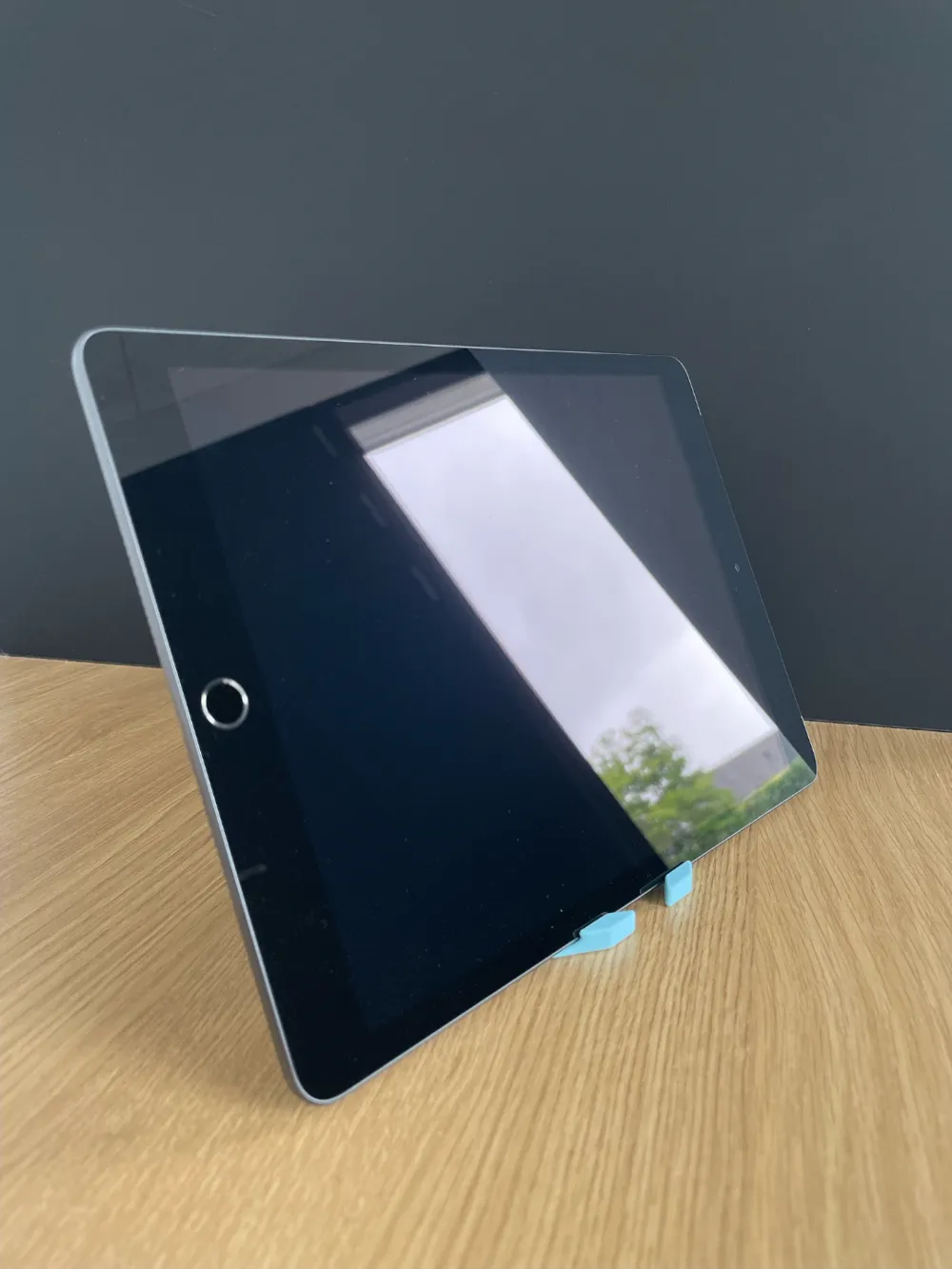 Hexagon iPad/Tablet Stand by mathiasdela - MakerWorld