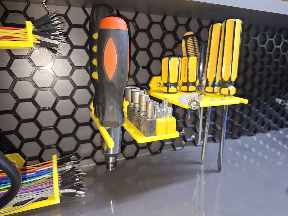 honeycomb storage wall - rachet driver holder by RAYMONDTJS - MakerWorld