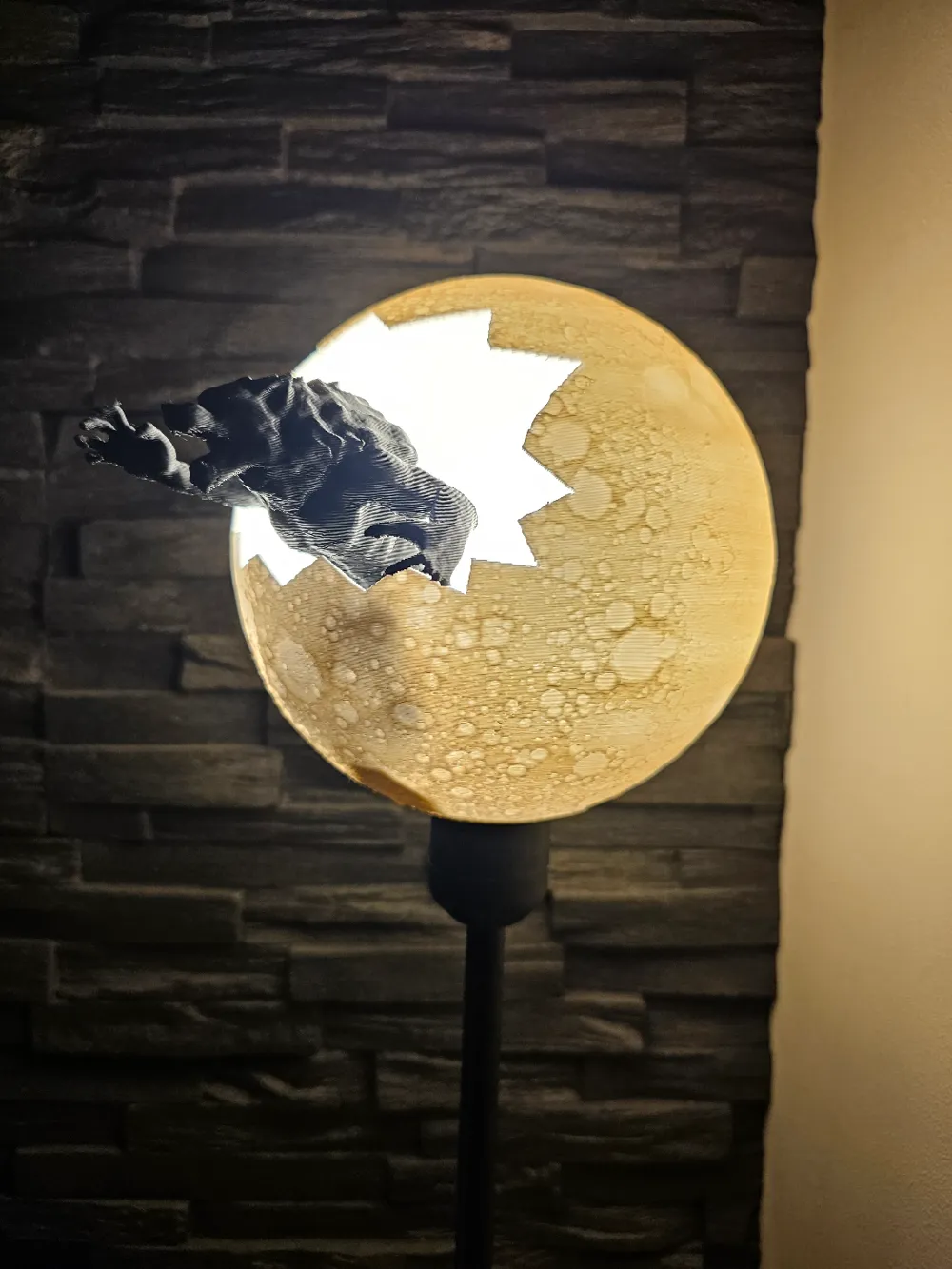 Werewolf escapes the moon lamp by void93 - MakerWorld