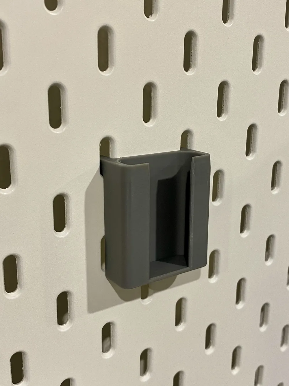 Samsung remote control holder for IKEA SKADIS by lucas16592 MakerWorld ...