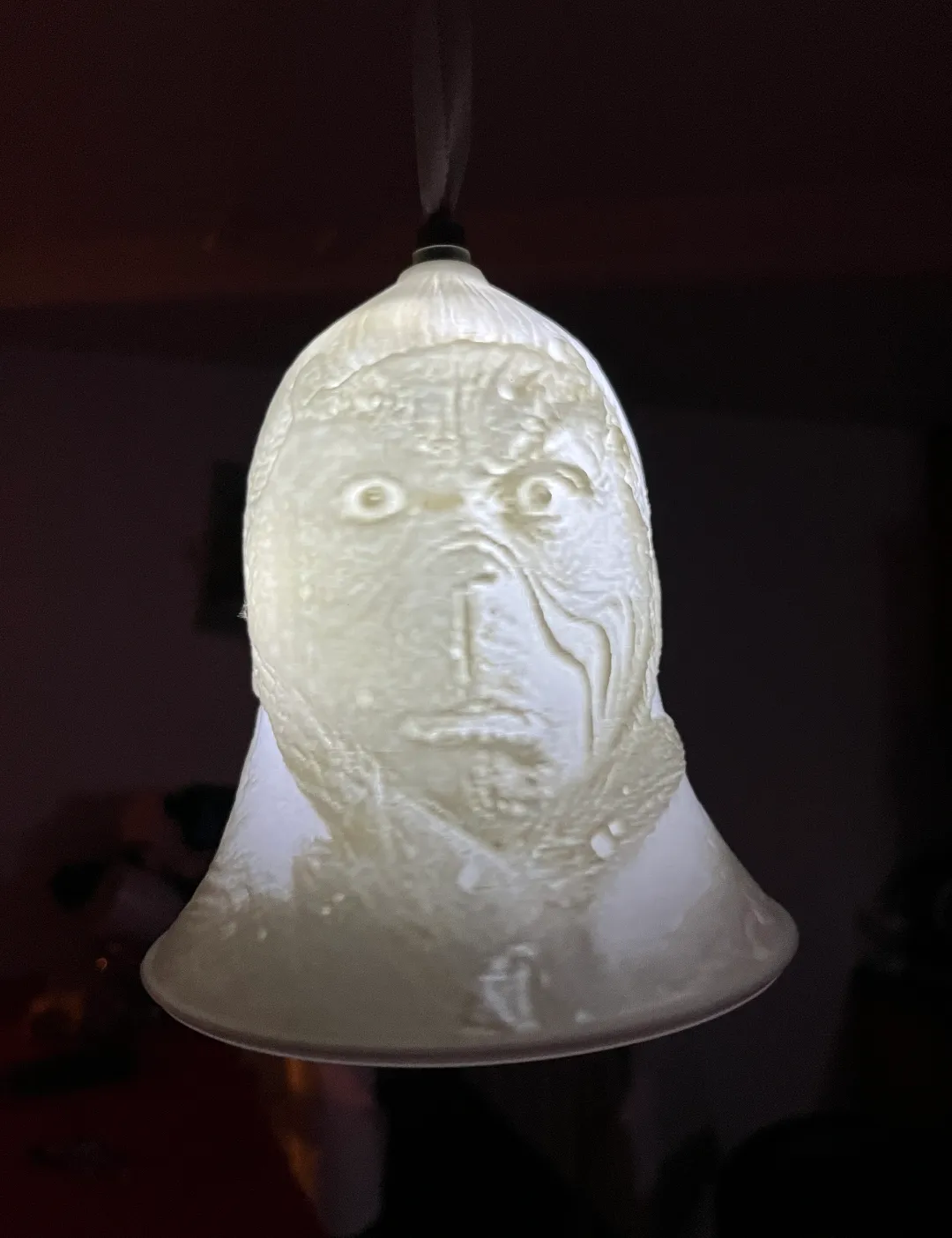 Grinch Glocke 来自 Heul Leise MakerWorld：免费下载 3D 模型