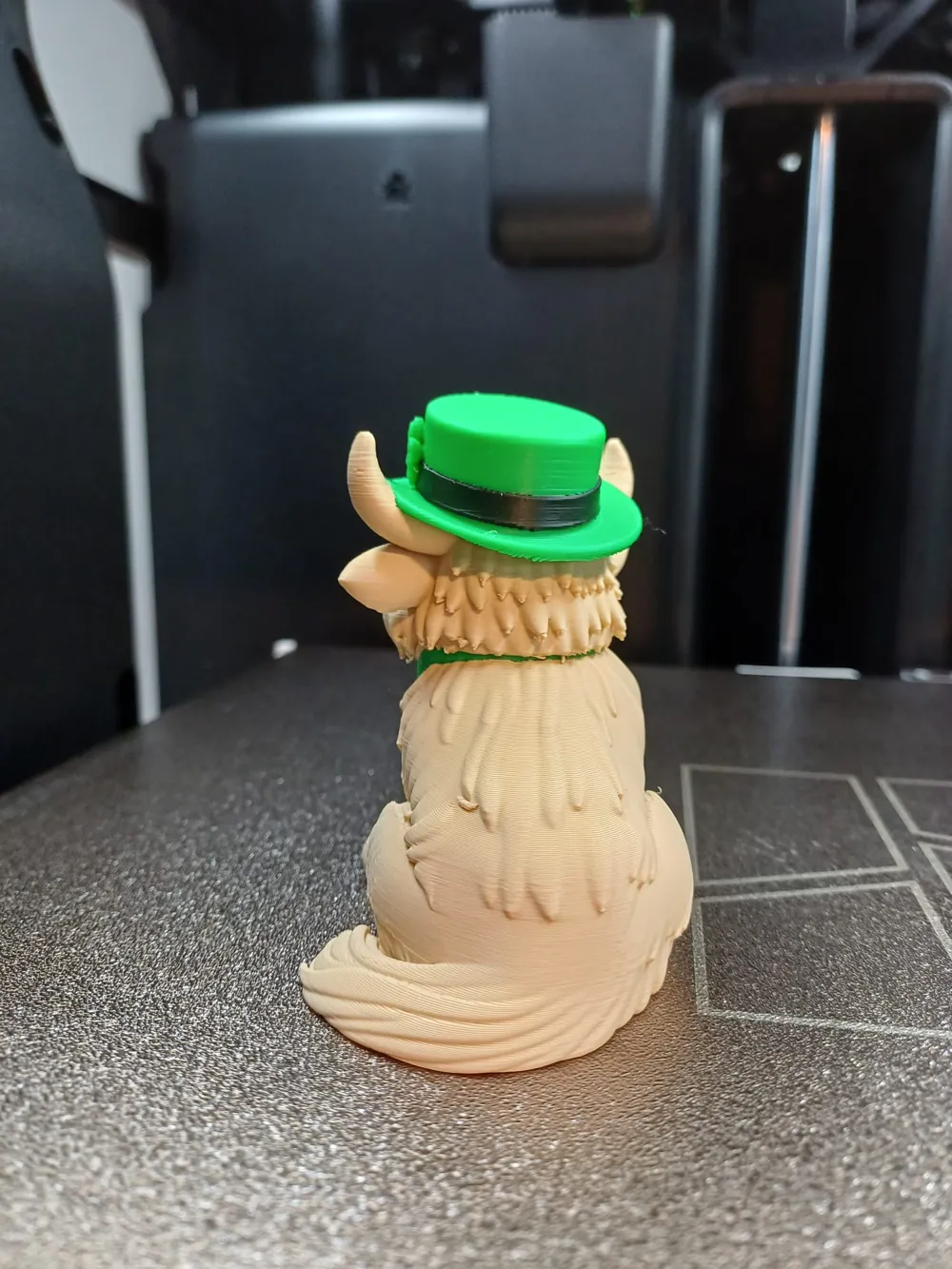 St. Patrick’s Day Highland Cow - Free 3D Print Model - MakerWorld