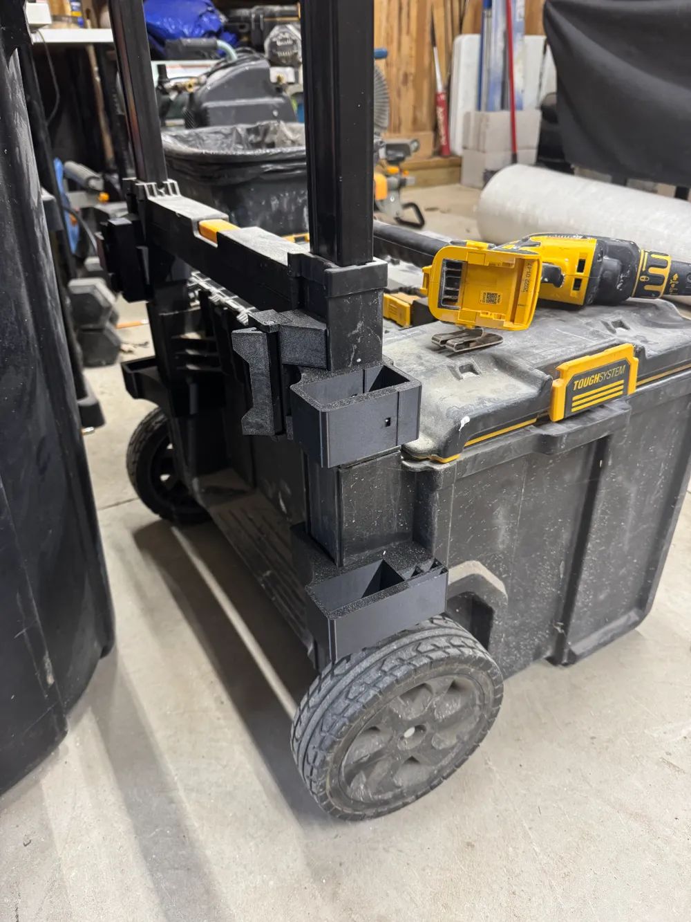 Dewalt ToughSystem 2.0 - Level Holder - Free 3D Print Model - MakerWorld