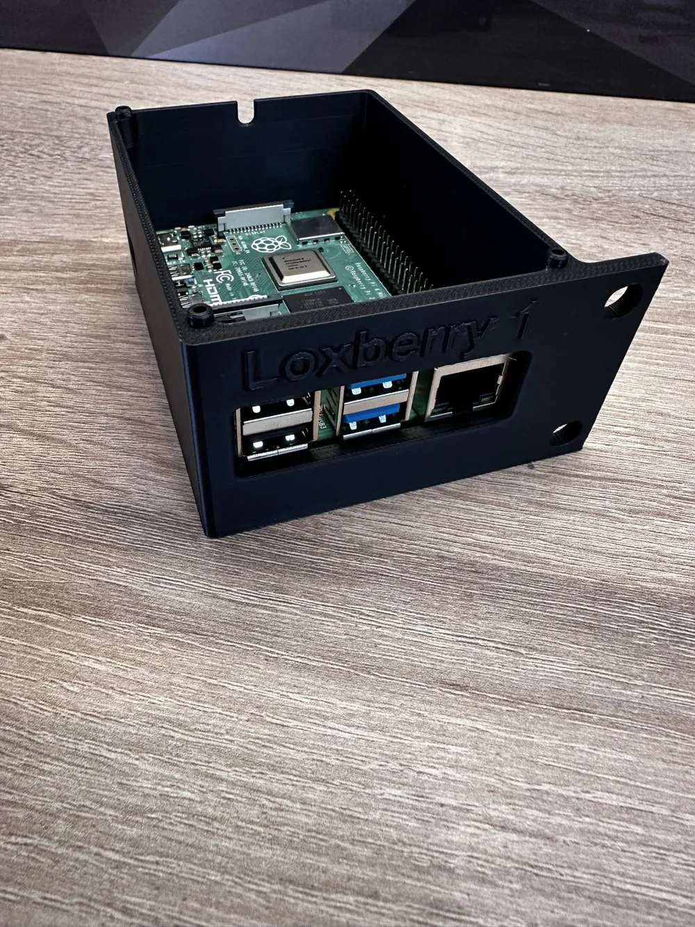 Rack Mount Raspberry Pi Server Enclosure by André M. MakerWorld ...