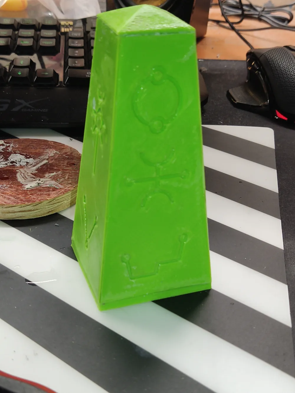 Necron obelisk terrain - Free 3D Print Model - MakerWorld