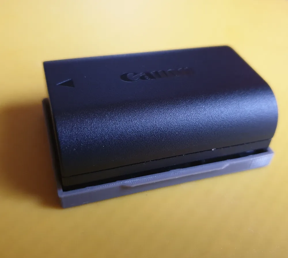 Canon LP-E6 Battery Cover by jkmd - MakerWorld
