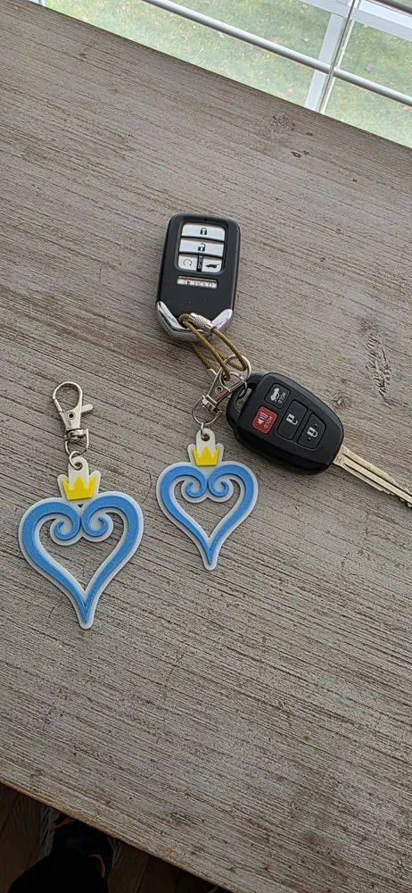 Kingdom Hearts heart and crown symbol keychain - Free 3D Print Model ...