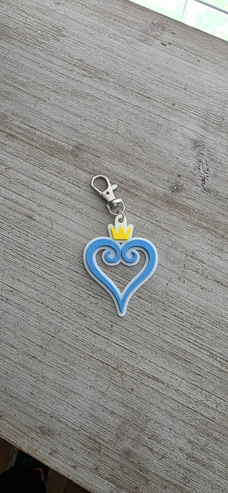 Kingdom Hearts heart and crown symbol keychain - Free 3D Print Model ...