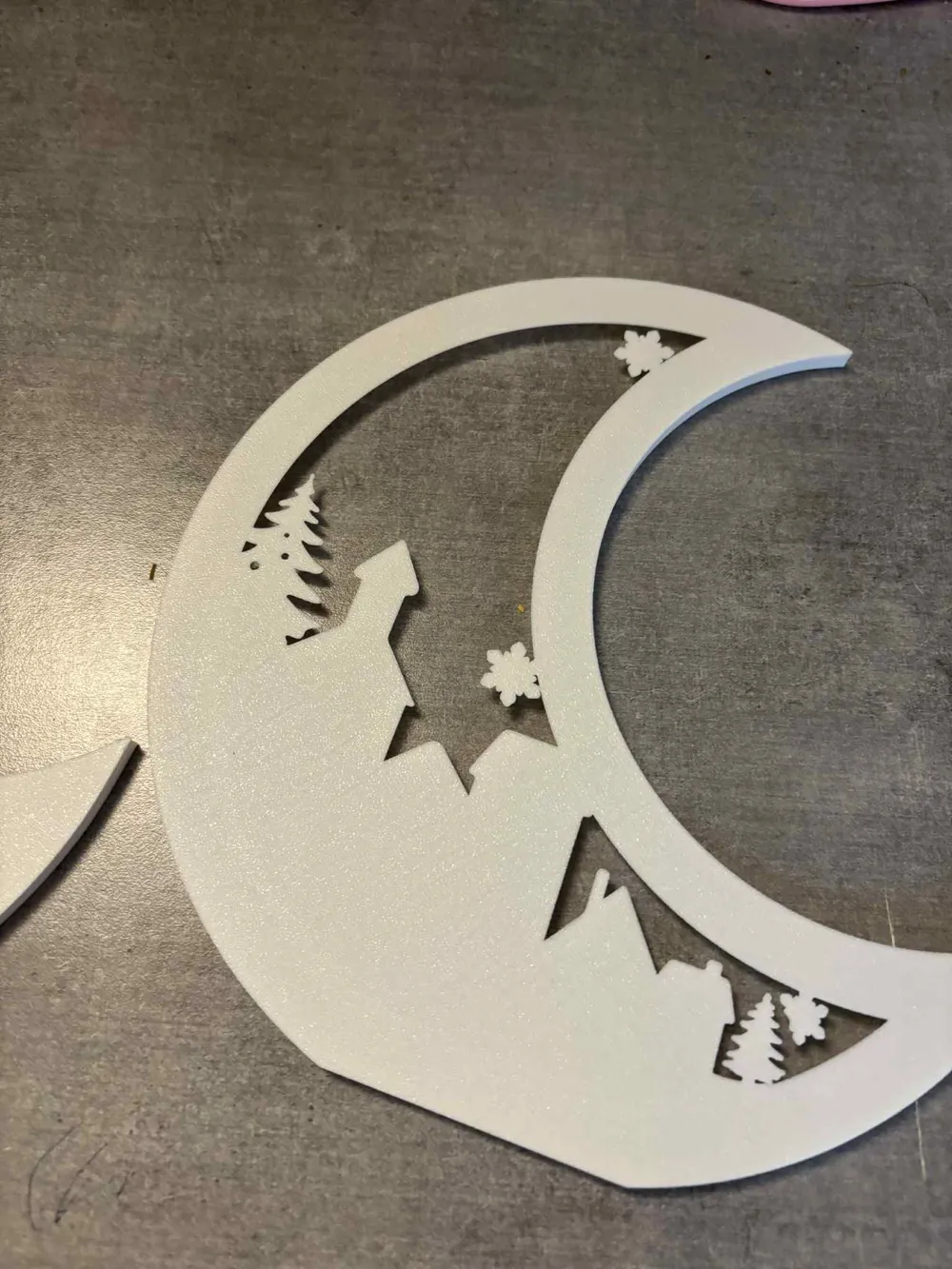 Christmas moon shadow box - Free 3D Print Model - MakerWorld