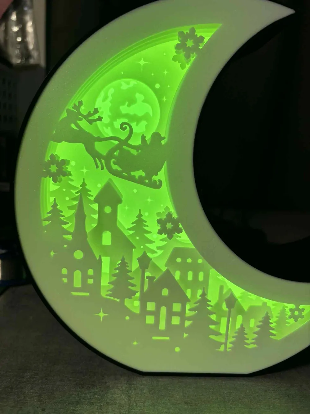 Christmas moon shadow box - Free 3D Print Model - MakerWorld