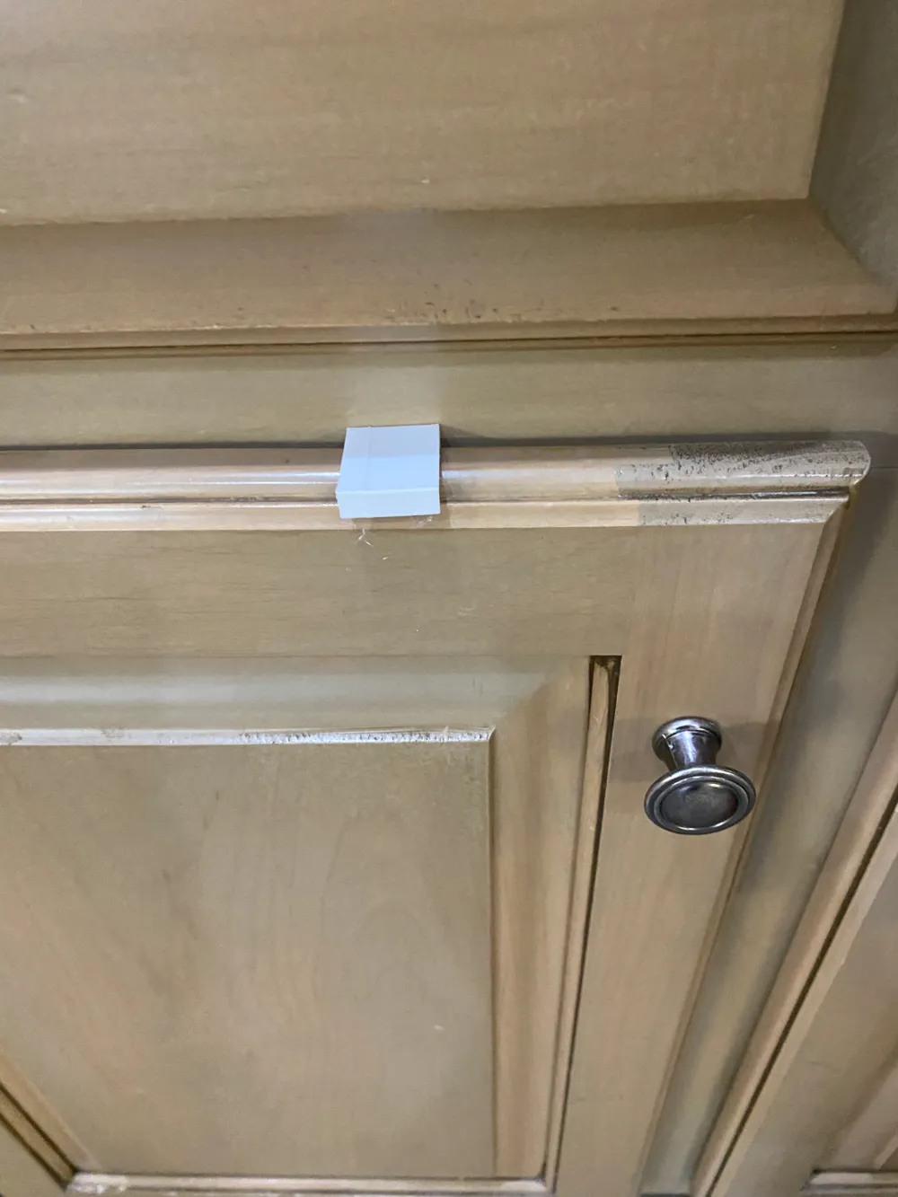 Cabinet Door Spray Bottle Hanger by Simply Engineering - MakerWorld