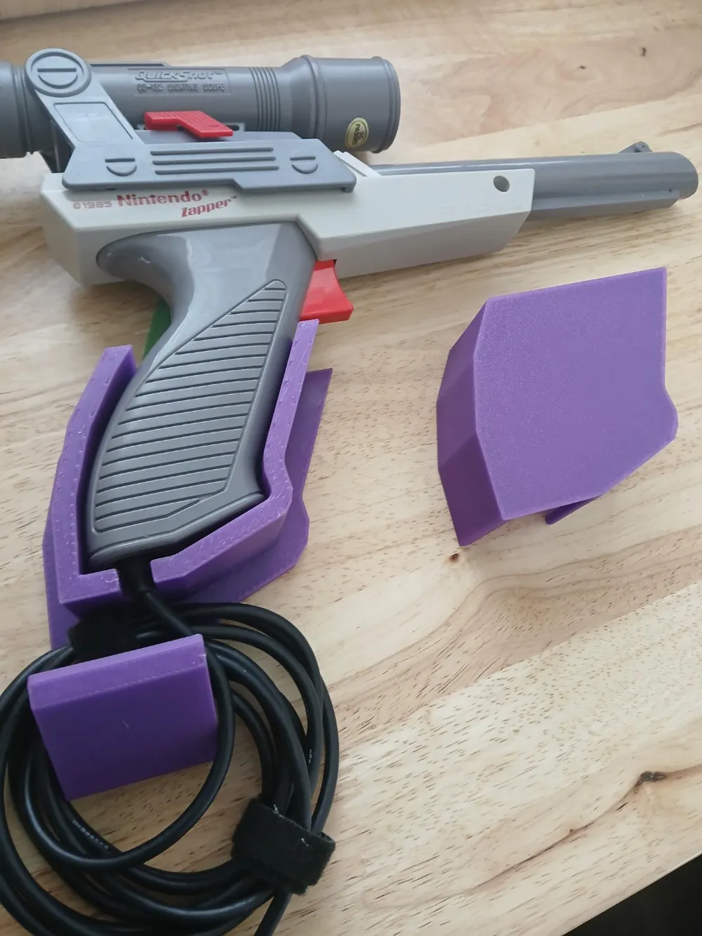 Nintendo NES Zapper Wall Mount - V2 by neocrisis MakerWorld: Download ...