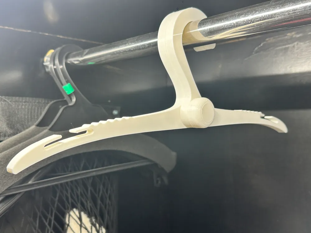 Minimalist Ultralight Foldable Hanger by lancezhc - MakerWorld