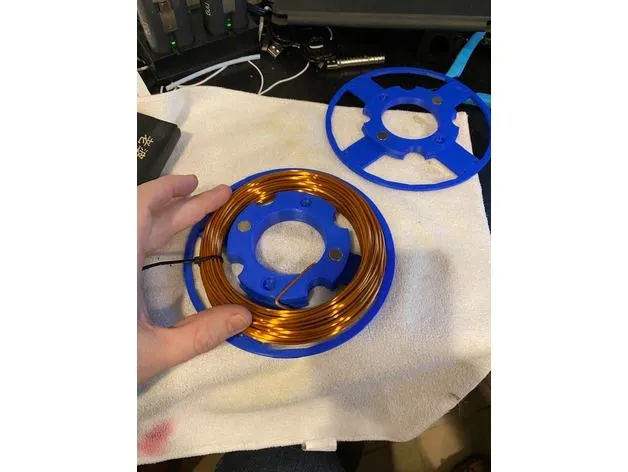 Magnetic Closure Filament Sample Spool by conan.lloyd - MakerWorld