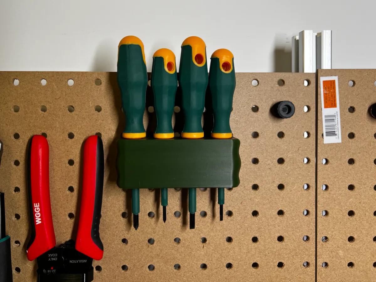 Screwdriver rack on 1 inch pegboard - Free 3D Print Model - MakerWorld