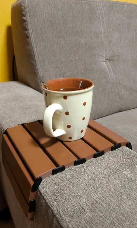 Flexible sofa arm table for your cup - Free 3D Print Model - MakerWorld