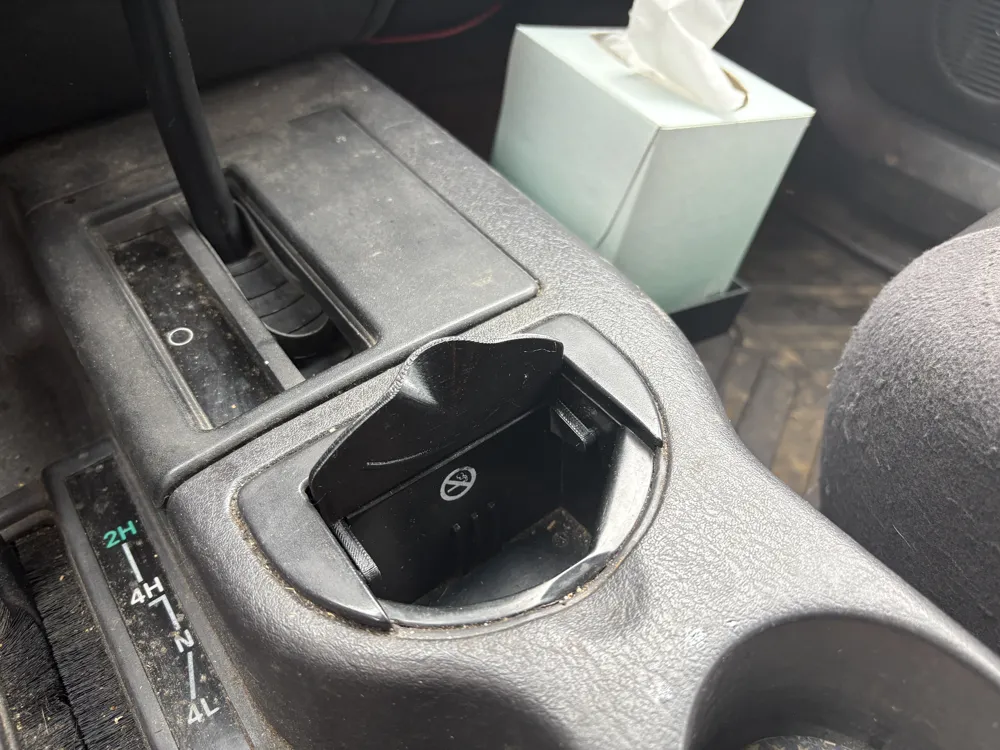97-01 Jeep Cherokee XJ Ashtray Cover - Free 3D Print Model - MakerWorld