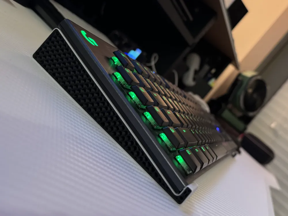 Generic Honeycomb Keyboard Riser Wedges Dual Color by Benjy, Controller ...