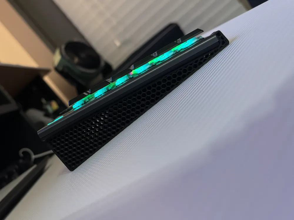 Generic Honeycomb Keyboard Riser Wedges Dual Color by Benjy, Controller ...