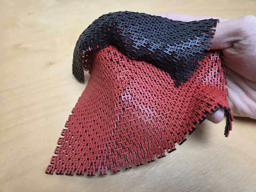 Parametric Fabric/Chainmail Fidget by Molodos MakerWorld: Download Free 3D Models