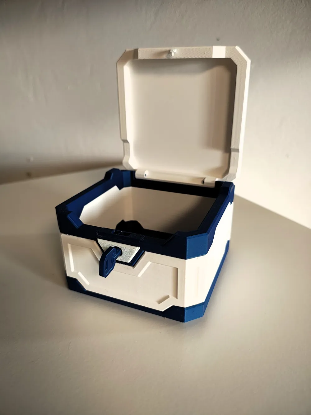 Modern Storage Box with Functional Latch / Lock - Free 3D Print Model ...