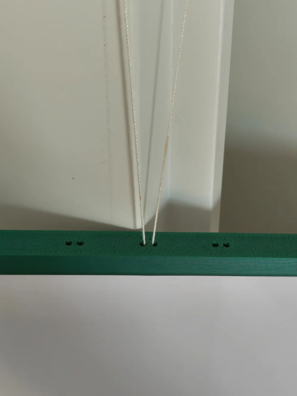 Clamping Rail / Poster Holder - Free 3D Print Model - MakerWorld