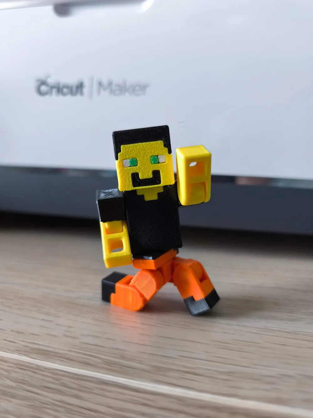 Steve 2.0 – Magnetic Poseable Minecraft Figure by Spennolio MakerWorld ...