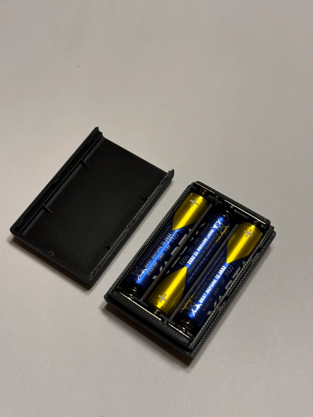 Battery Holder for Maker's Beginner Kit - Free 3D Print Model - MakerWorld